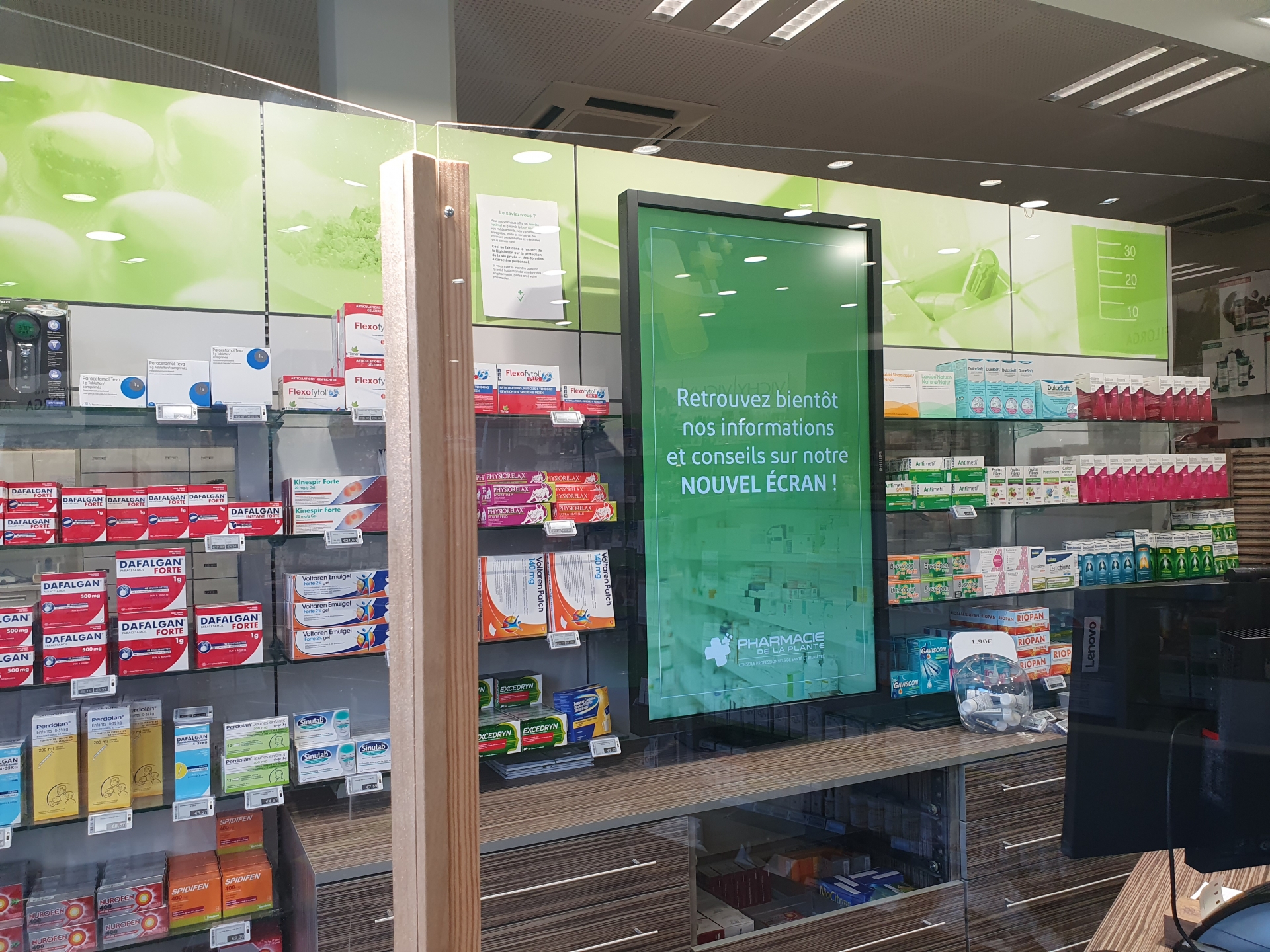 Des écrans vitrines et tactiles pour les pharmacies Phargest